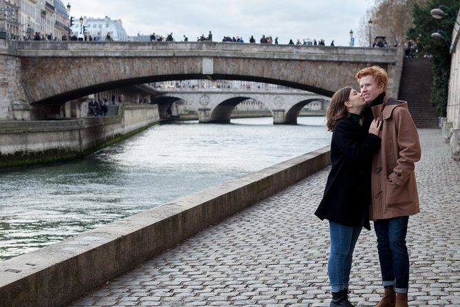 Private Historical Photo Tour in Paris