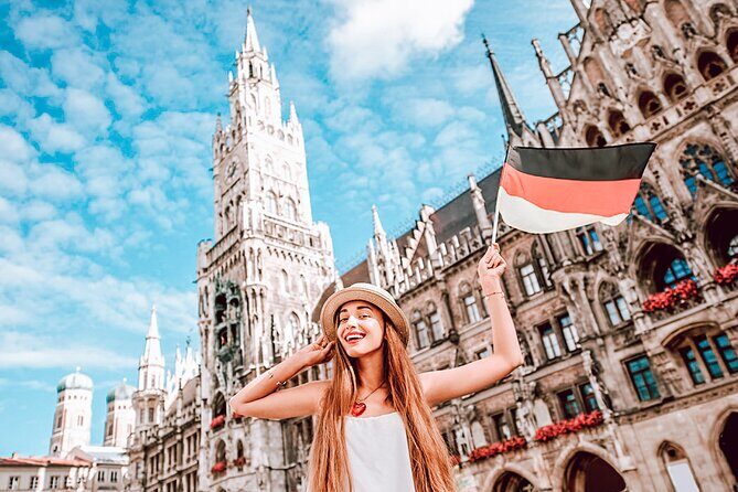 Private Munich Tour for History Buffs with Architectural Gems and WWII sites