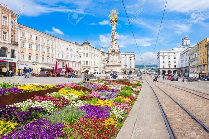 Private one way transfer from Cesky Krumlov to Linz