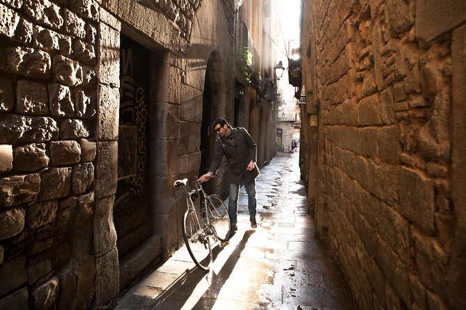 Private Religious Tour: Sagrada Familia, Romans & Jewish Quarter - What This Tour Offers: A Thorough Breakdown