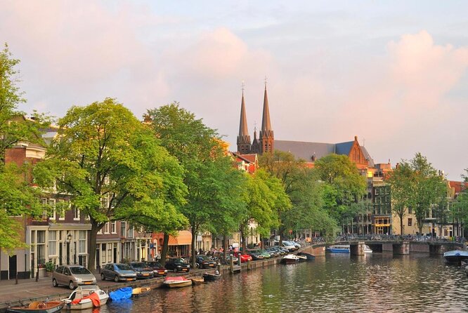 Private Romantic Canal Cruise Amsterdam with Bubbly and Snacks - Key Points