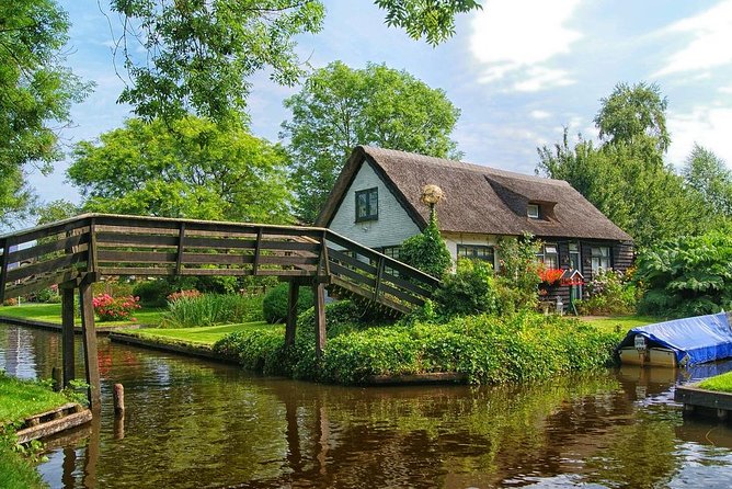 Private Sightseeing Tour to Giethoorn Dutch Venice from Amsterdam - Key Points