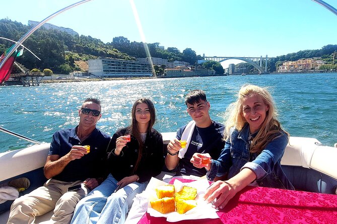 Private Tour in Douro, with tasting,on a Yacht for up to 5 People - Setting the Scene: A Private Yacht on Portugal’s Douro River
