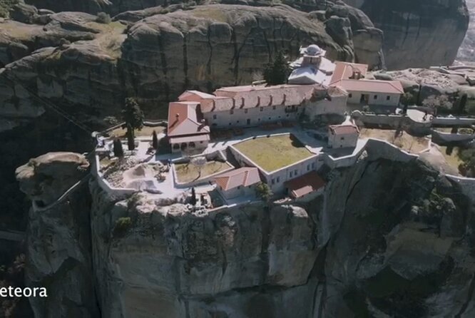 Private tour to Meteora with a Pickup - Key Points