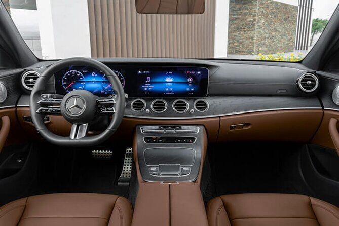 Private Transfer Bordeaux Airport BOD to Bordeaux City by Sedan