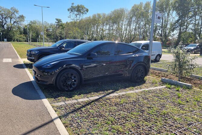 Private transfer by VAN or Electric Car to Marseille
