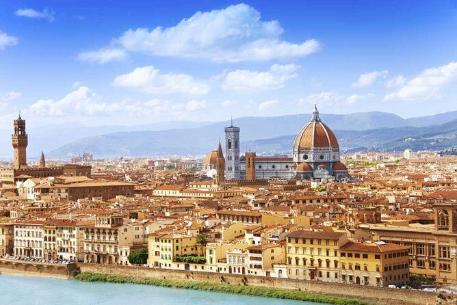 Private Transfer from Pisa (PSA) Airport to Lucca