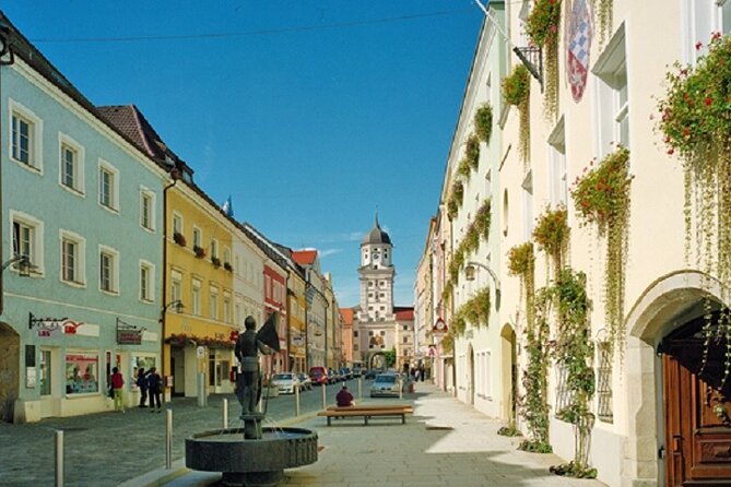 Private Transfer from Prague to Vilshofen with stop in .Krumlov or Hluboká - Introduction