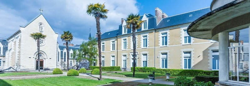 Rennes: Legends and Myths Walking Tour