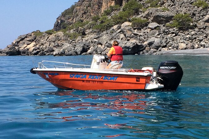 RENT A BOAT 5,5m-30hp LICENCE FREE MARATHI - What It Feels Like to Be Your Own Captain on Crete’s Waters