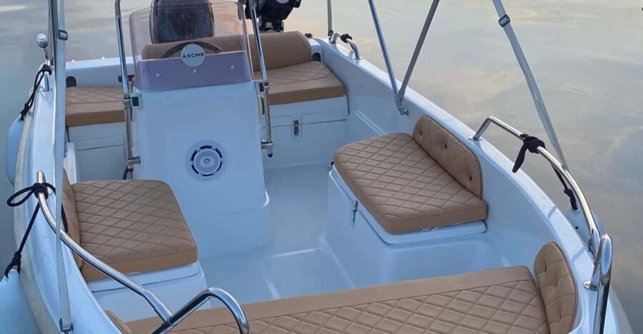 Rent a small boat 30 hp without license!
