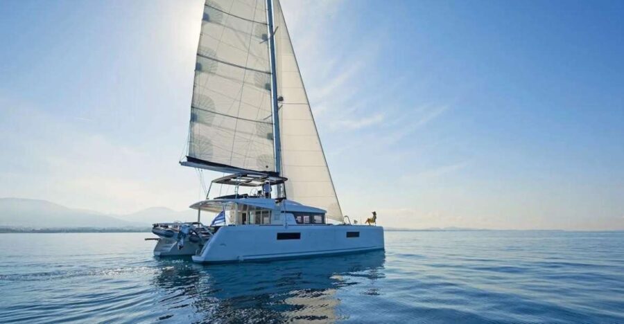 Rethymno: Private Sunset Cruise with Wine and Snacks