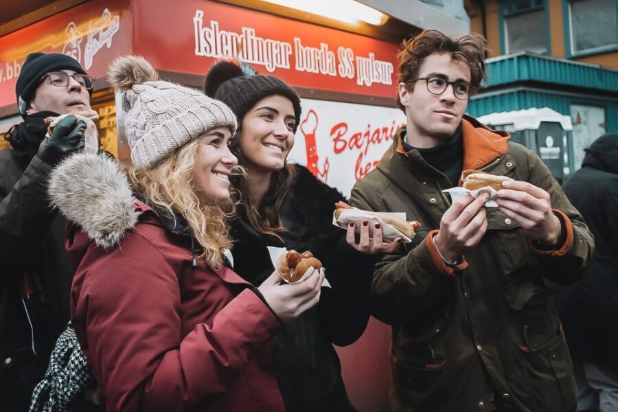 Reykjavik: Guided Foodie Walking Tour with 6 Tastings
