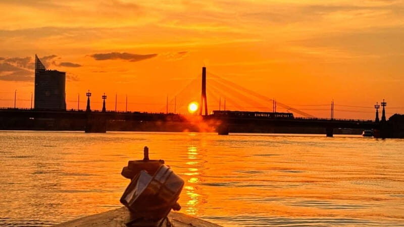 Riga: Canal and Daugava River Boat Tour with Welcome Drink