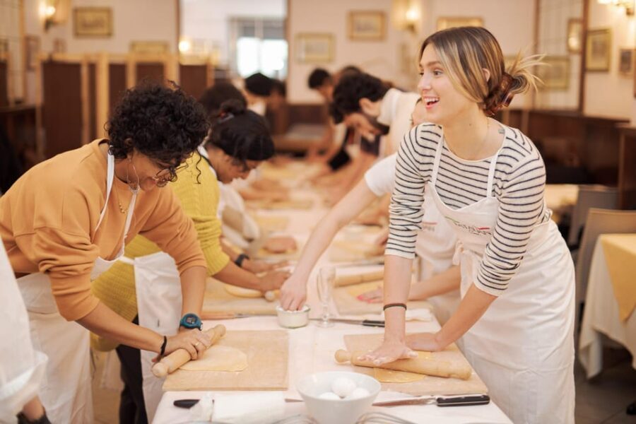 Rome: Fettuccine Pasta Cooking Class in Rome's City Center