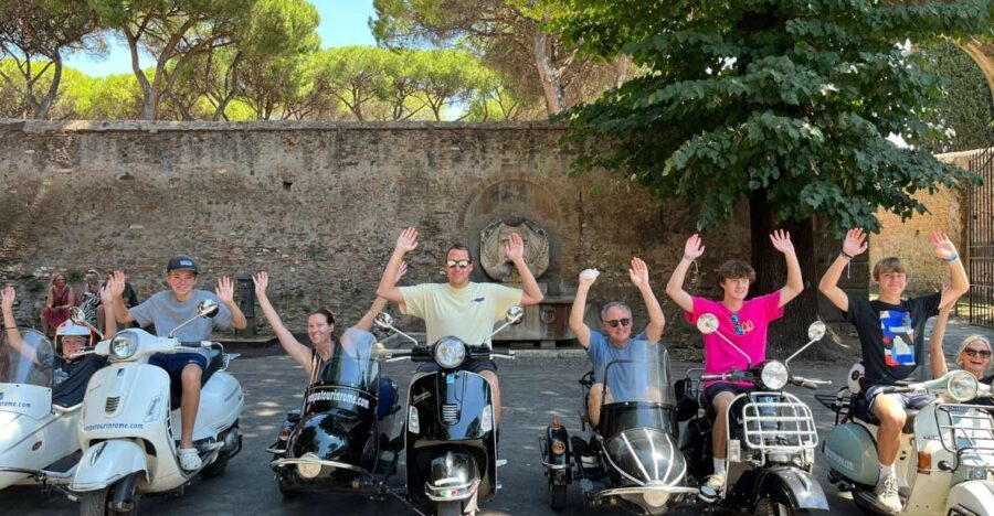 Rome: Highlights Vespa Sidecar Tour with Coffee and Gelato