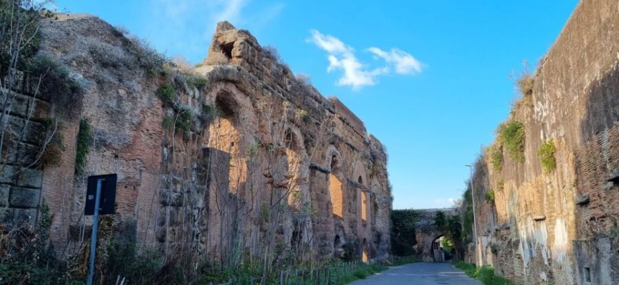 Rome: Mini hike to the ancient Parco degli Acquedotti