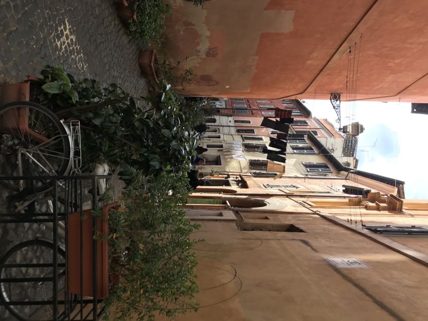 Rome: Trastevere Guided Food and Wine Tour with 20+ Tastings