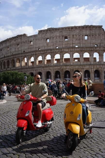 Rome: Vespa Tour with Pro Photos & Authentic Ginseng Coffee