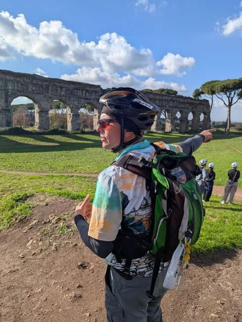 Rome:Appian Way E-bike Tour, Catacombs, Aqueducts & Transfer