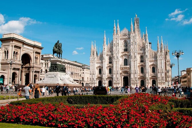 Rooftop Guided Tour of Milan's Duomo and Hop on Hop off optional - Key Points