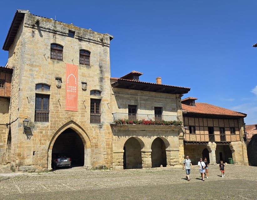 Santillana del Mar: exclusive private tour with Collegiate Church of Santa Juliana