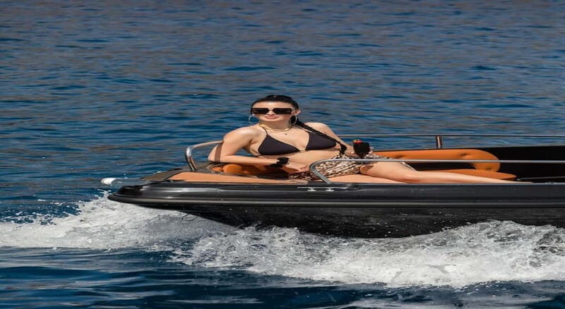 Santorini: License free Luxury boat and snorkeling included