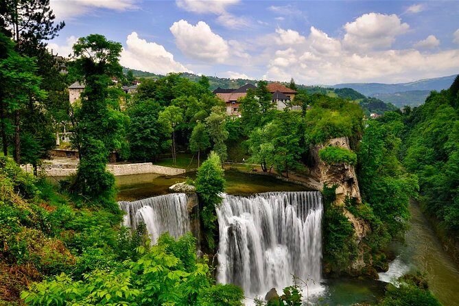 Sarajevo to/from Zagreb Transfer Day Tour (North-central Bosnia)