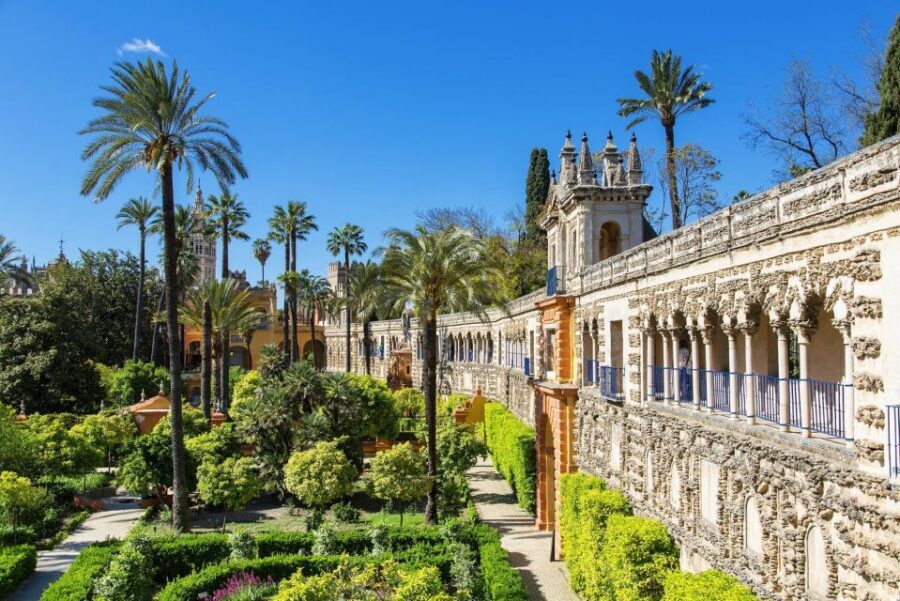 Seville: 2-Hour Electric Kickscooter tour