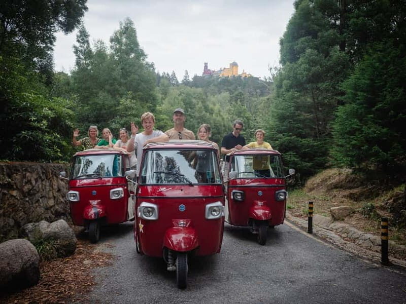 Sintra: Guided History & Highlights Tuk-Tuk Tour with Pastry