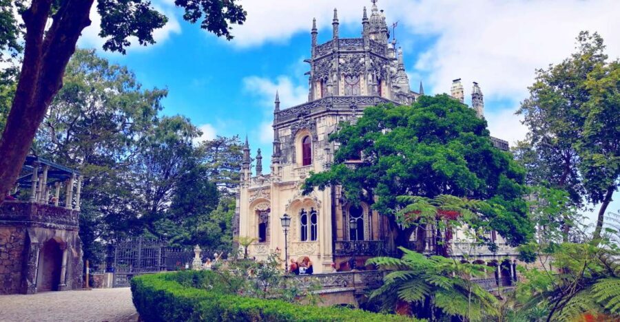 Sintra: Immersive Guided Walking Tour w/ Quinta da Regaleira