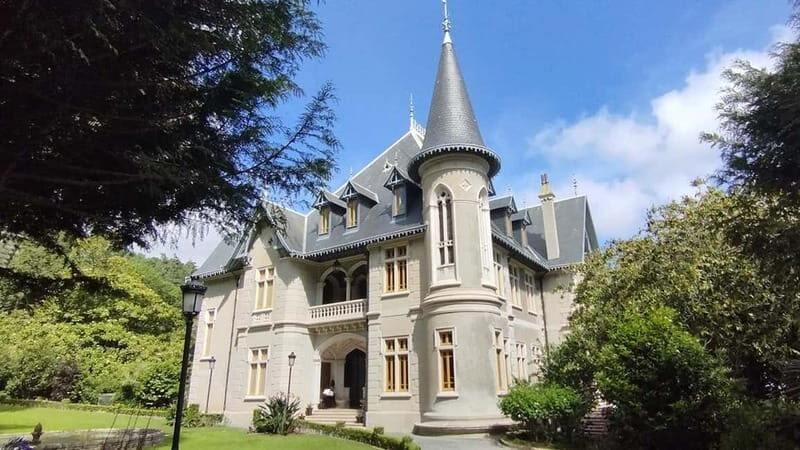 Sintra Unique Tour - Two Palaces and Azenhas do Mar - What Makes This Tour Stand Out