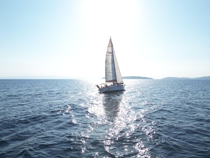 Skiathos: Sailing daytrip with Lunch