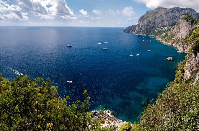 Small group Capri boat tour with transfer from Sorrento - Key Points