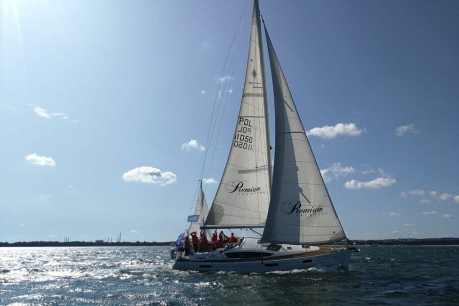 Sopot: Sunset Yachting Experience