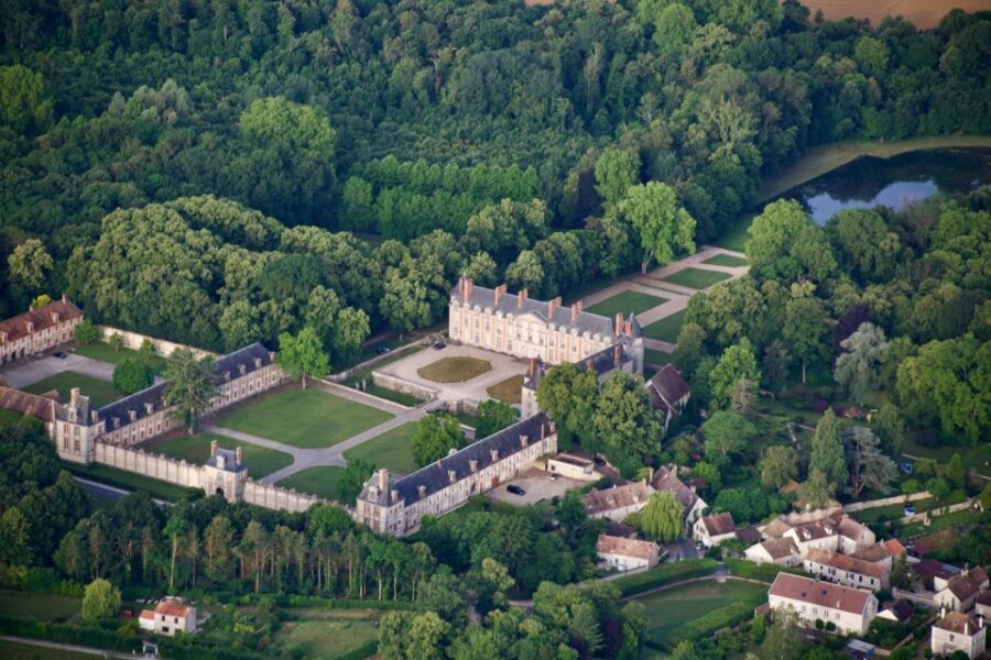 South of Paris: hot air balloon flight