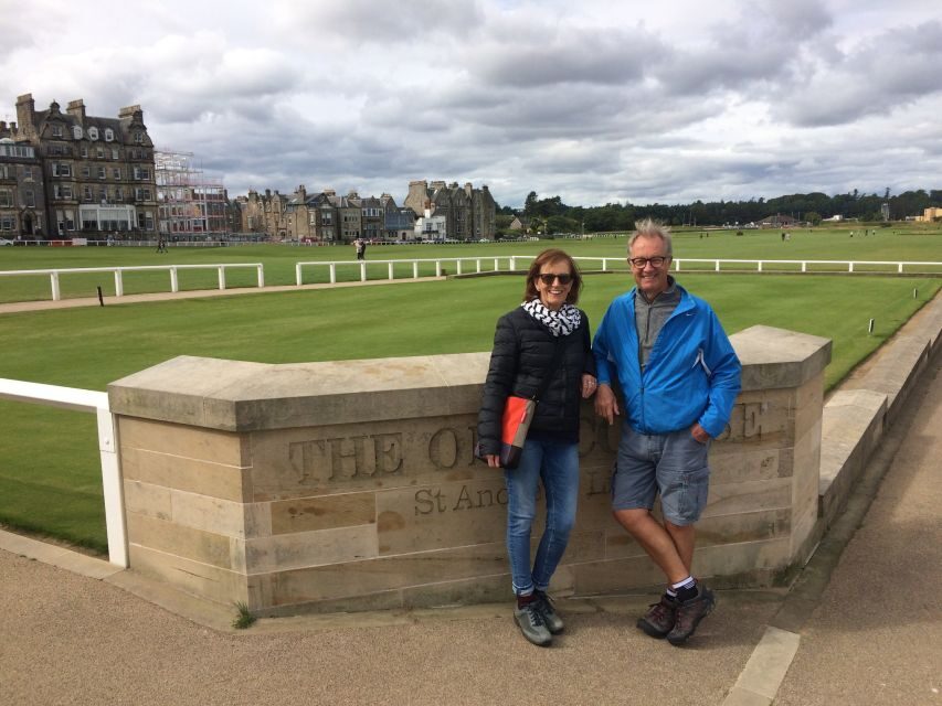 St Andrews: City Highlights Walking Tour with Cocktail