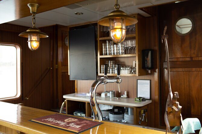 Stockholm: 2-Hour Walking Tour + 2.5-Hour Archipelago Cruise