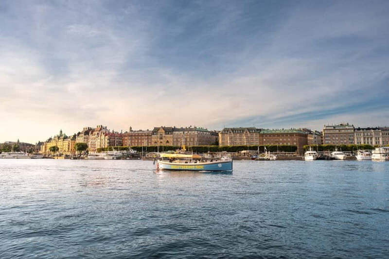 Stockholm: Guided City Sightseeing Open Electric Boat Tour