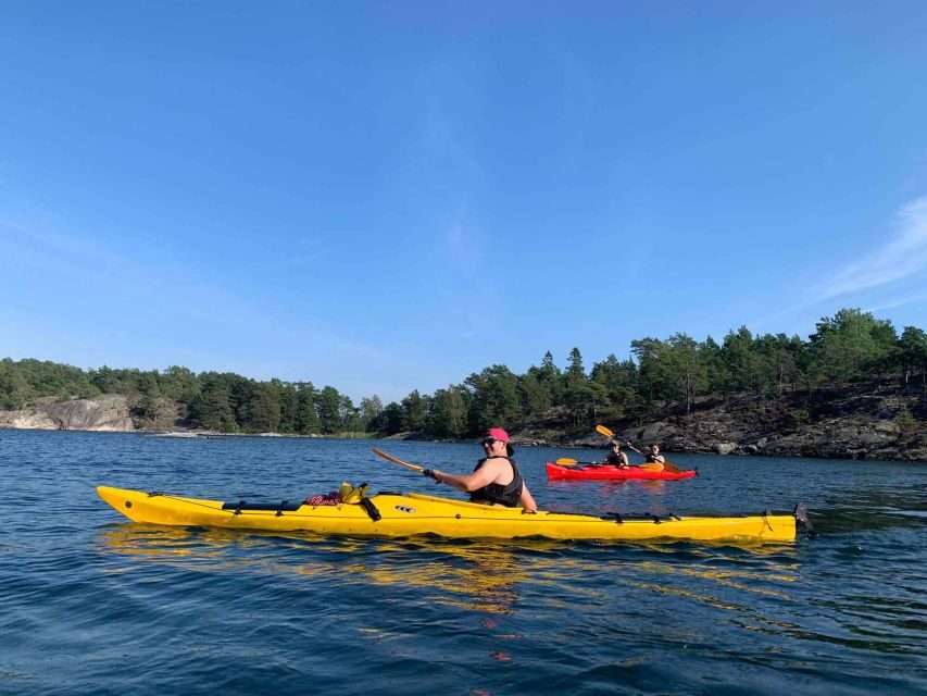 Stockholm: Morning Kayak Tour in the Archipelago with Lunch