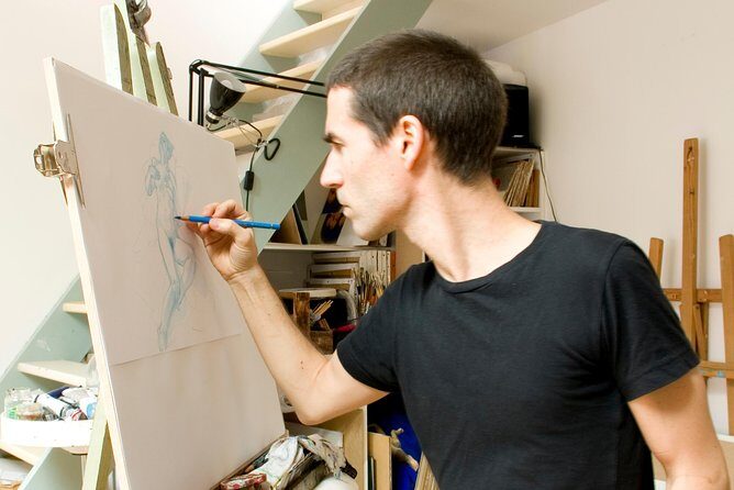 Take off your clothes and let yourself be drawn!
