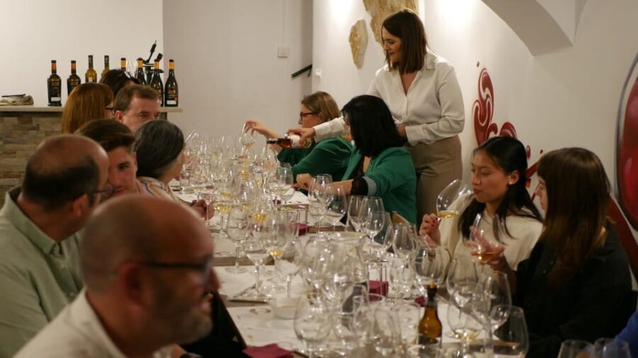 Tasting: "Biological and Oxidative Aging Wines" + Pairing