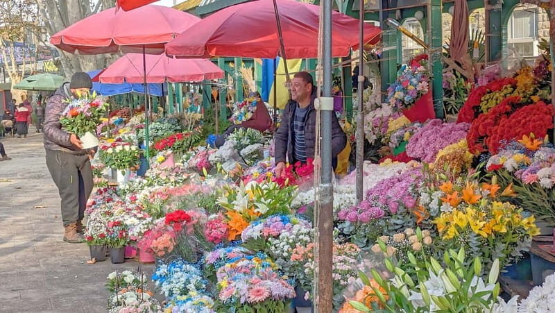 Tbilisi: Christmas Market & Hidden Gems Guided Walking Tour