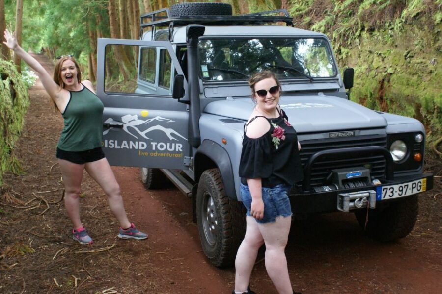 Terceira Island: 4x4 Land Rover Tour with Traditional Lunch