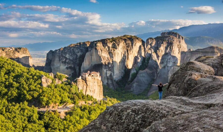 Thessaloniki: 3-Day Meteora Trip with Tours, Museum & Hotel