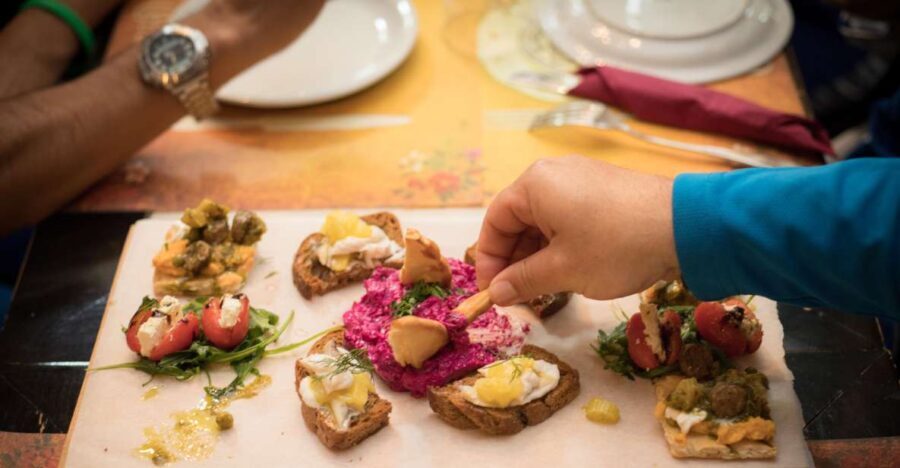 Thessaloniki: Food and Walking Tour with Tastings