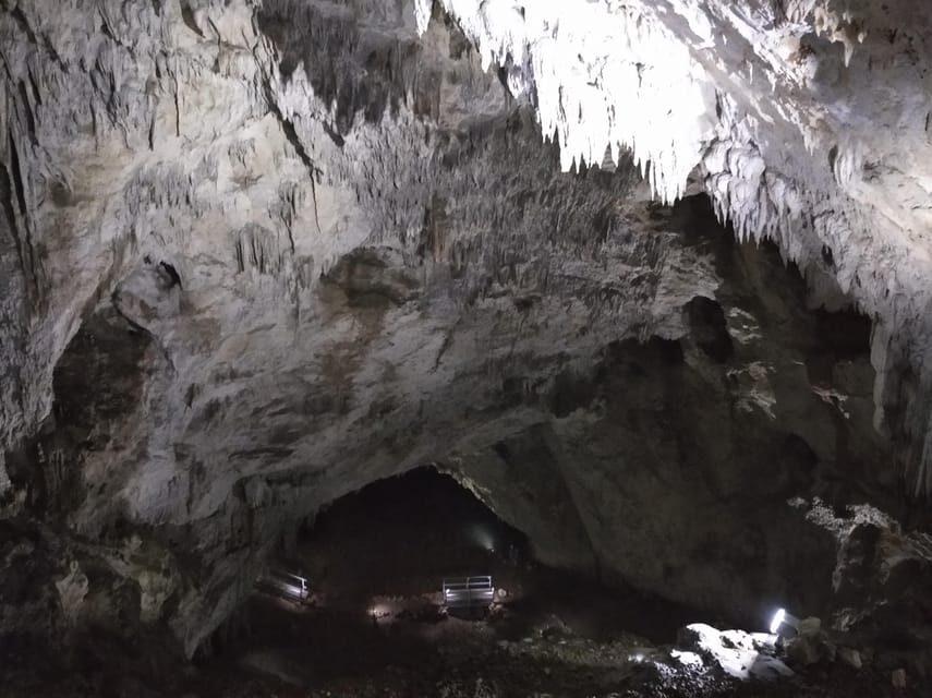 Timisoara: Oradea City Tour and Trip to Apuseni Caves