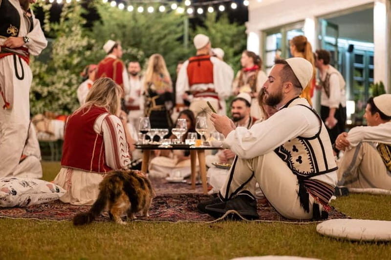 Tirana: City Tour and Albanian Night Show with Dinner