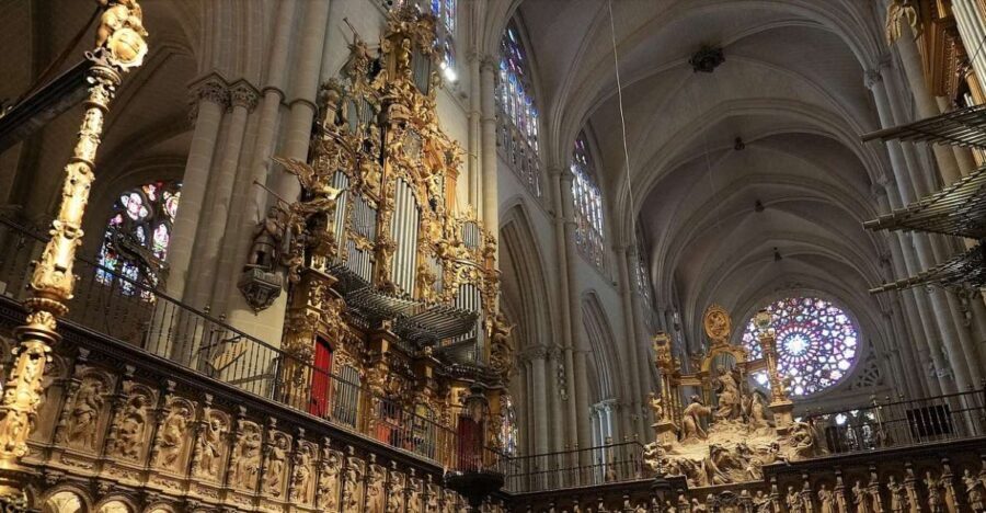 Toledo: Guided Walking Tour with Cathedral Ticket and Tour