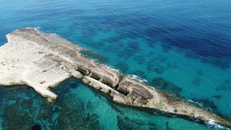 Tropea: Scoglio delle Sirene Snorkeling Cruise with Aperitif